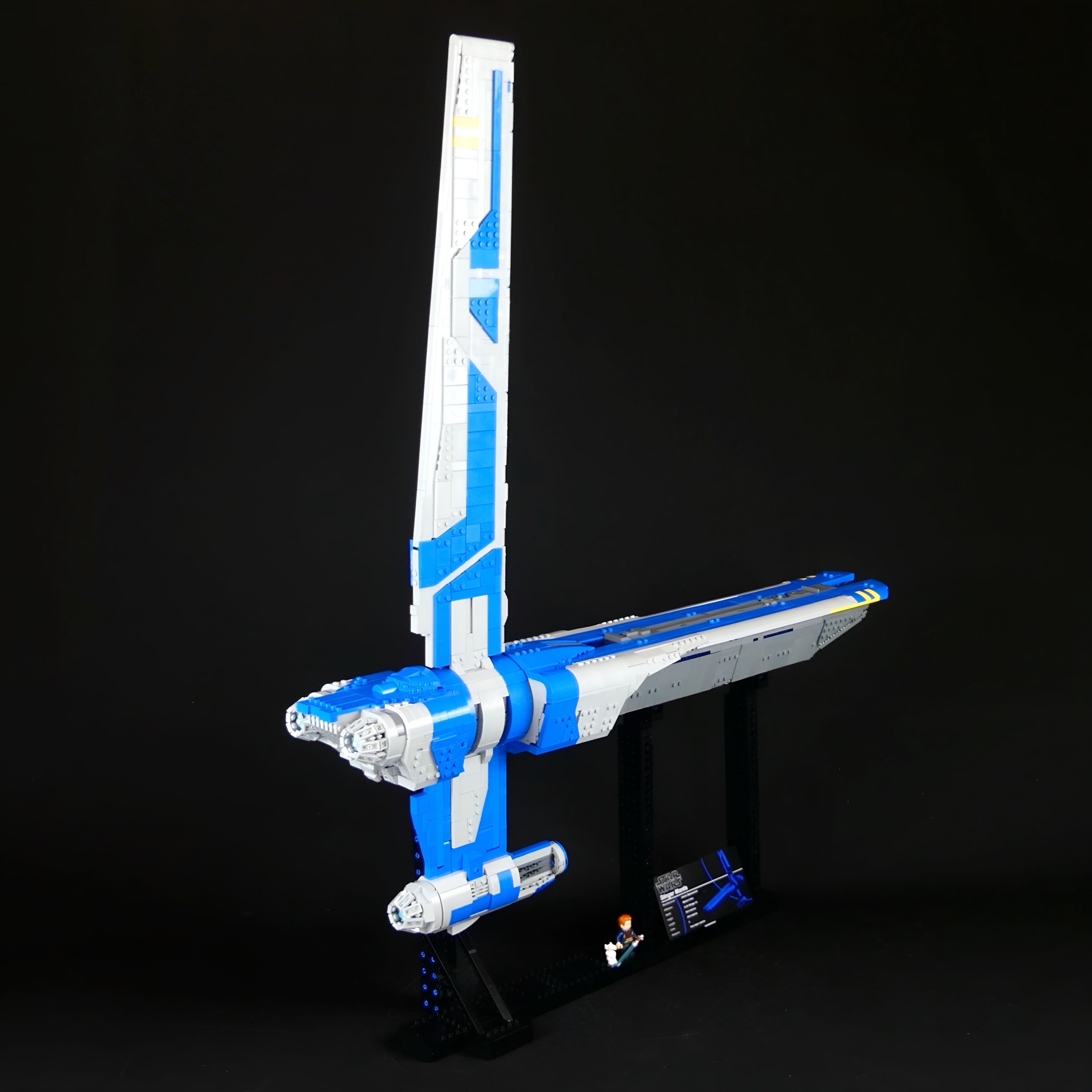 Stinger Mantis - Play Scale — BrickVault