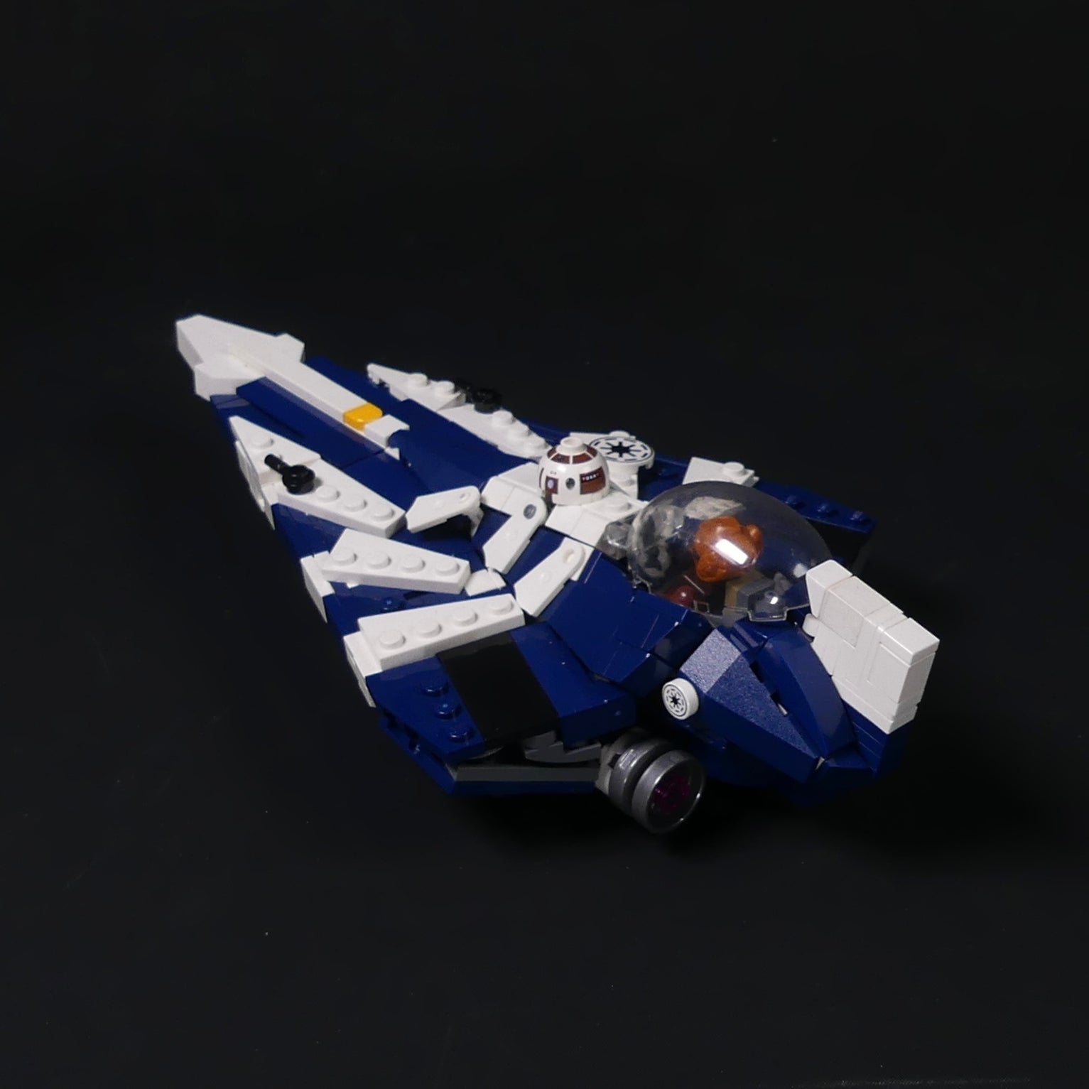 Plo Koon's & Mace Windu's Jedi Starfighters - Minifig Scale — BrickVault