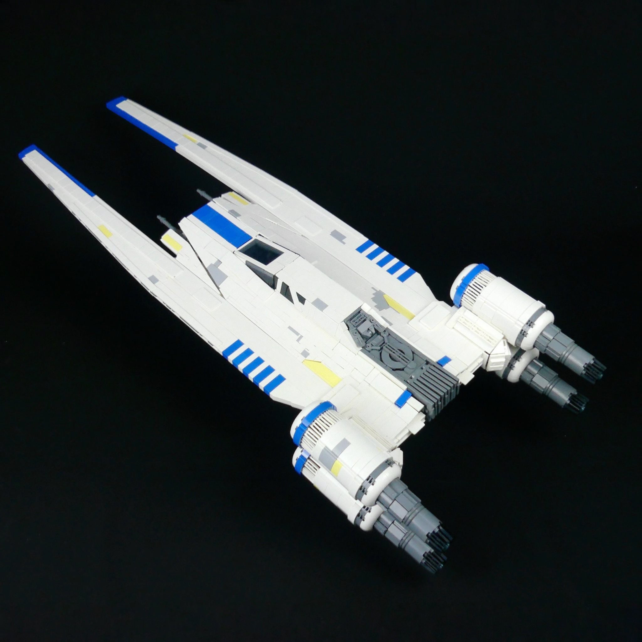 U-Wing Starfighter - Minifig Scale — BrickVault