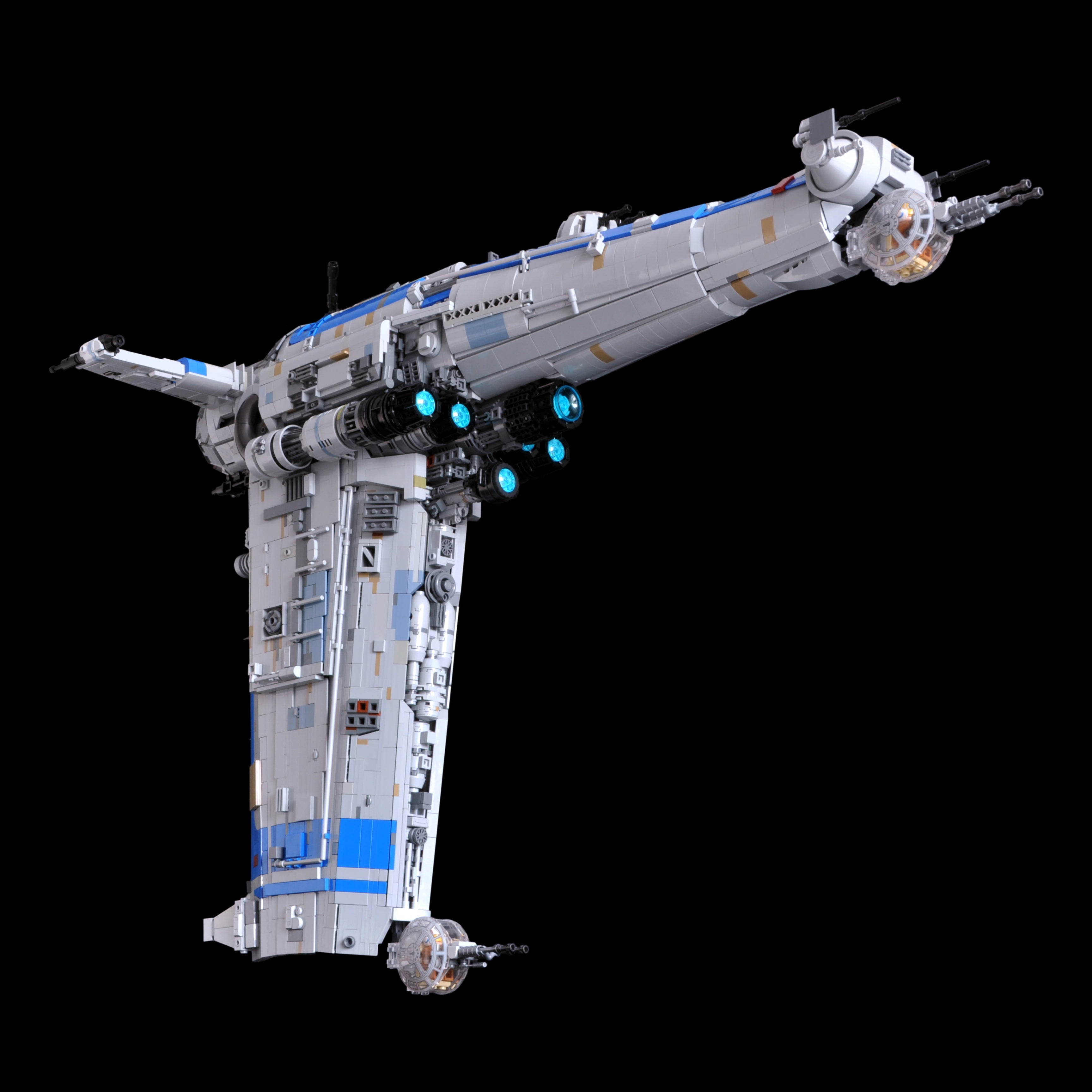 UCCS Resistance Bomber - Minifig Scale — BrickVault