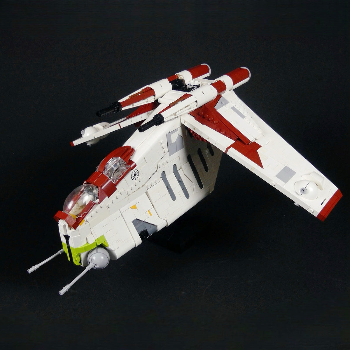 Republic Gunship (Clone Wars) - Minifig Scale — BrickVault