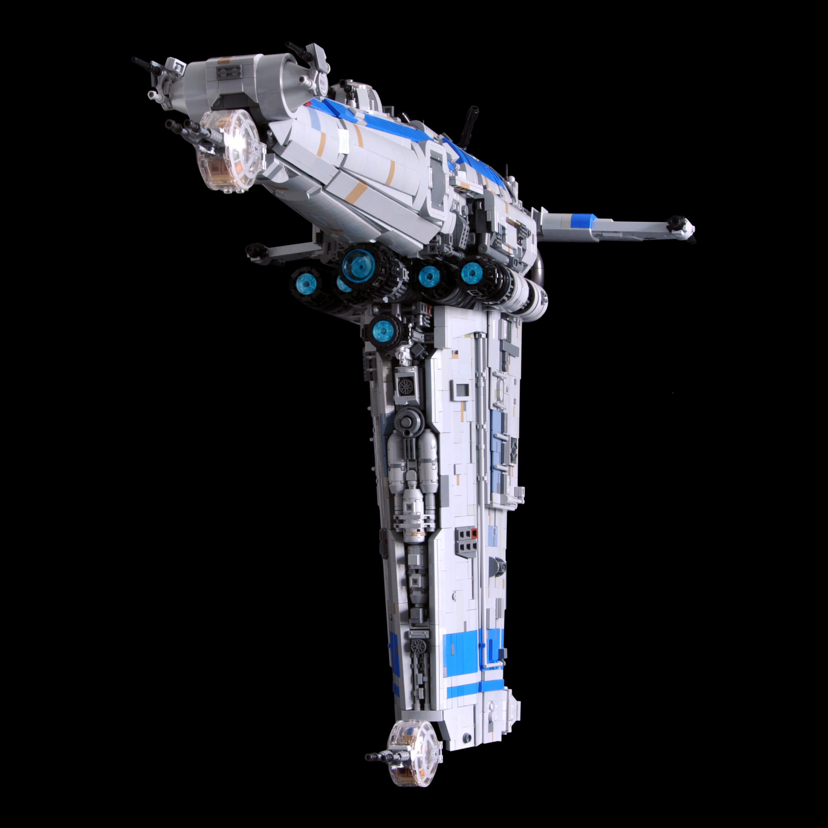 UCCS Resistance Bomber - Minifig Scale — BrickVault