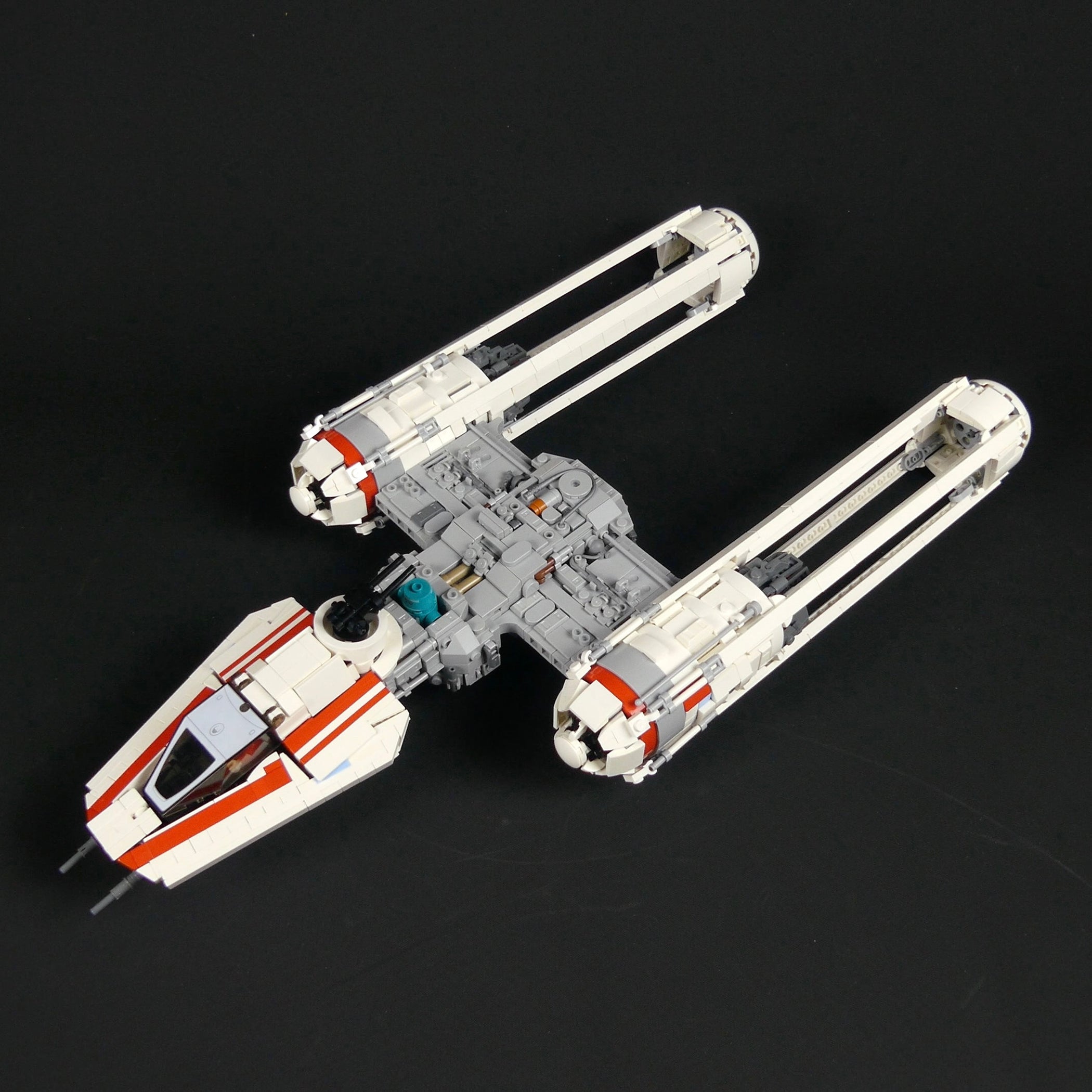 Resistance Y-Wing Starfighter - Minifig Scale — BrickVault