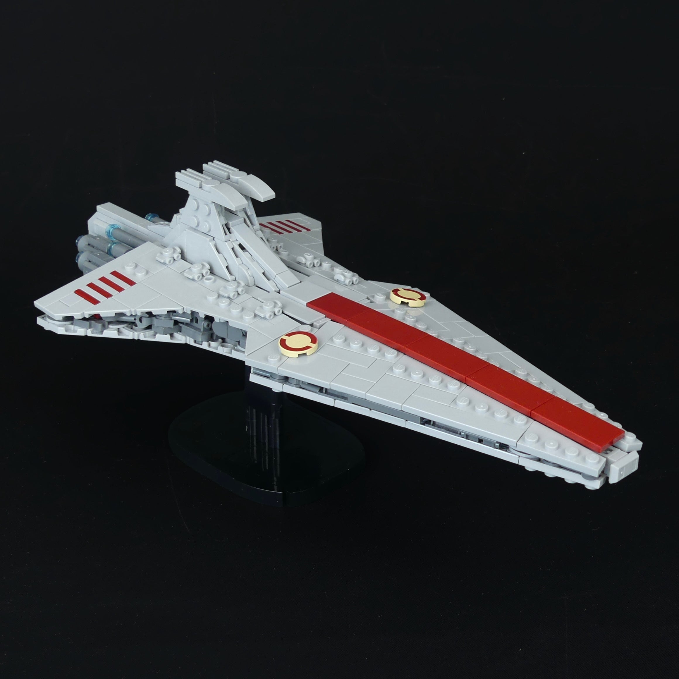 Venator-Class Star Destroyer - Midi Scale — BrickVault