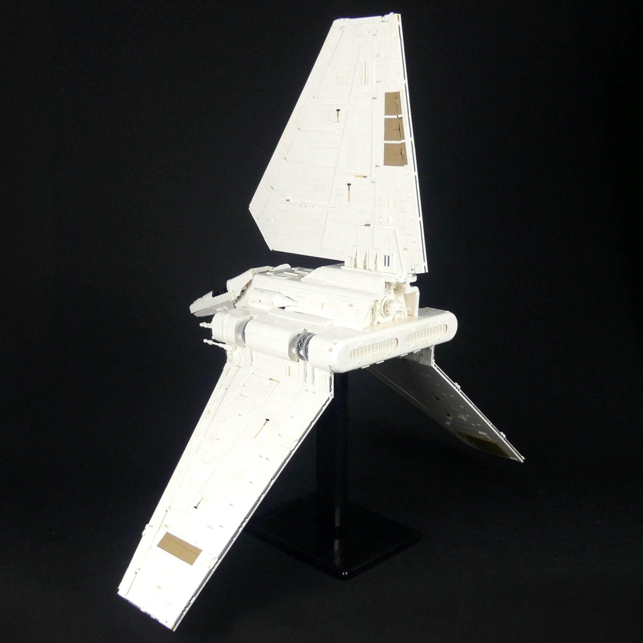 UCCS Imperial Shuttle Tydirium - Minifig Scale — BrickVault