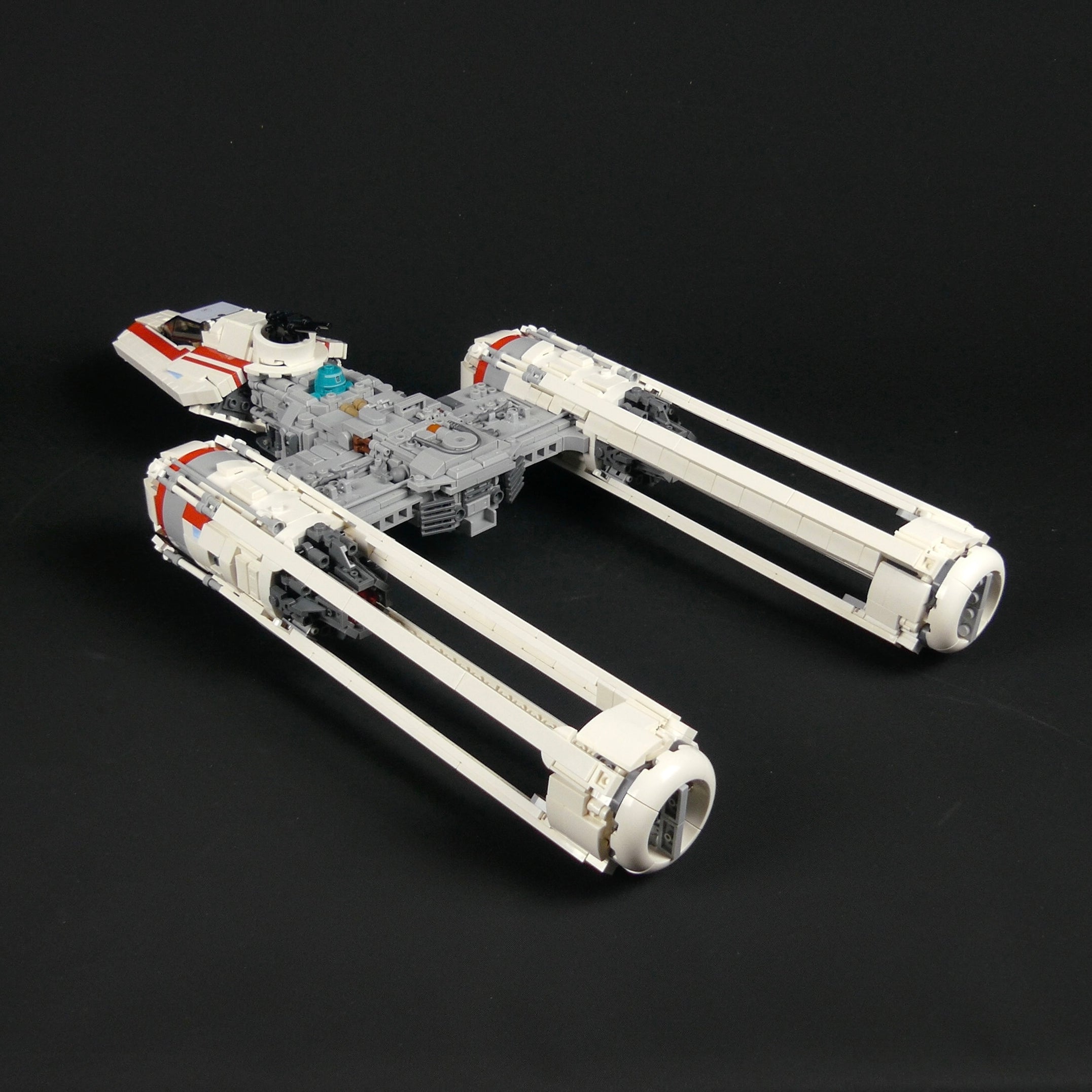 Resistance Y-Wing Starfighter - Minifig Scale — BrickVault