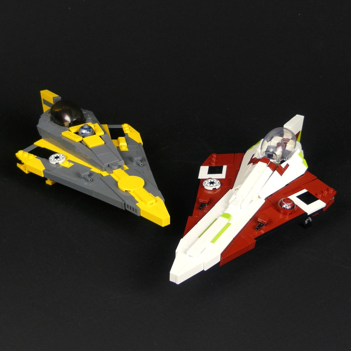 Anakin's & Obi-Wan's Jedi Starfighters - Minifig Scale — BrickVault