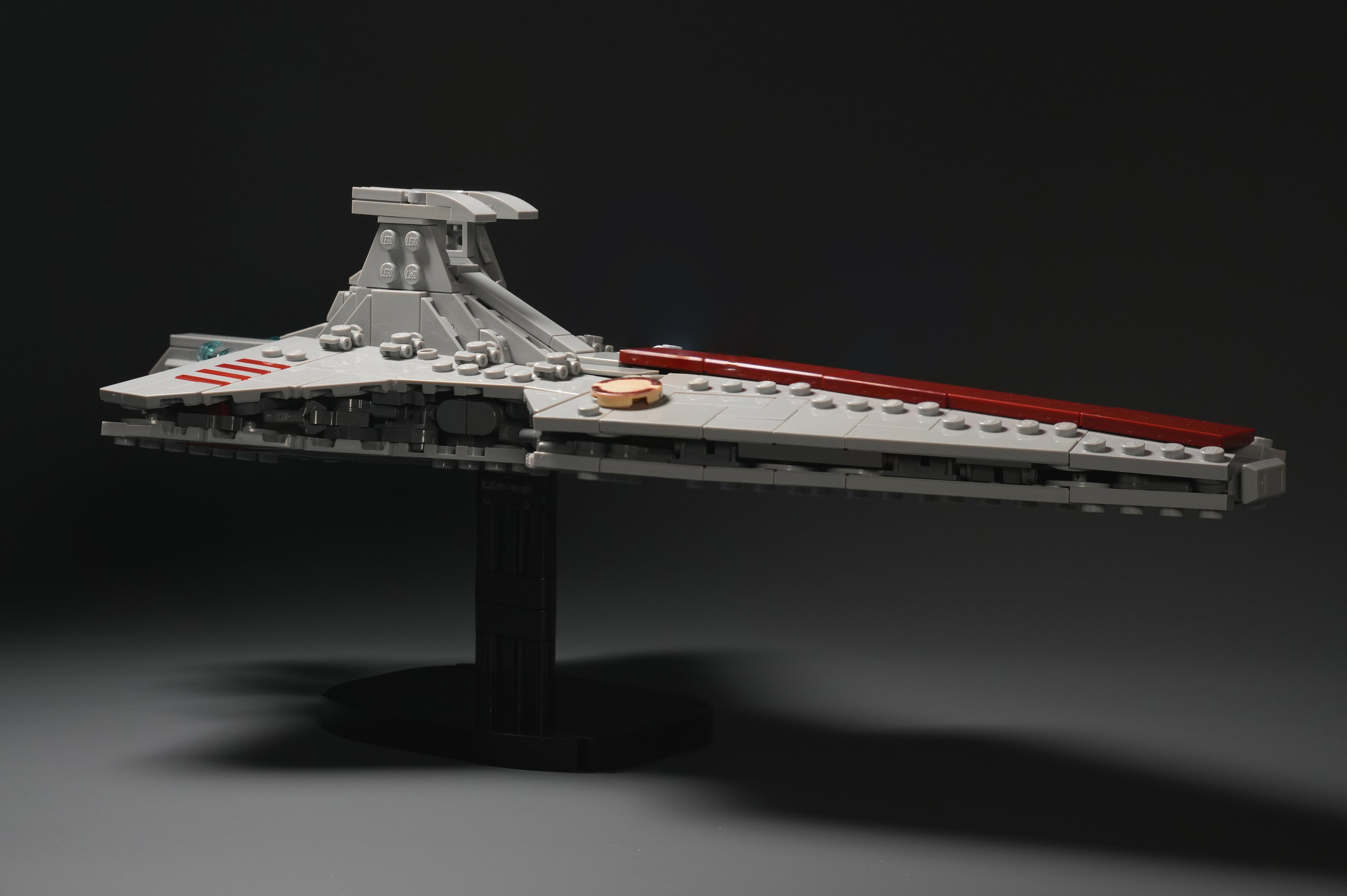 Venator-Class Star Destroyer - Midi Scale — BrickVault