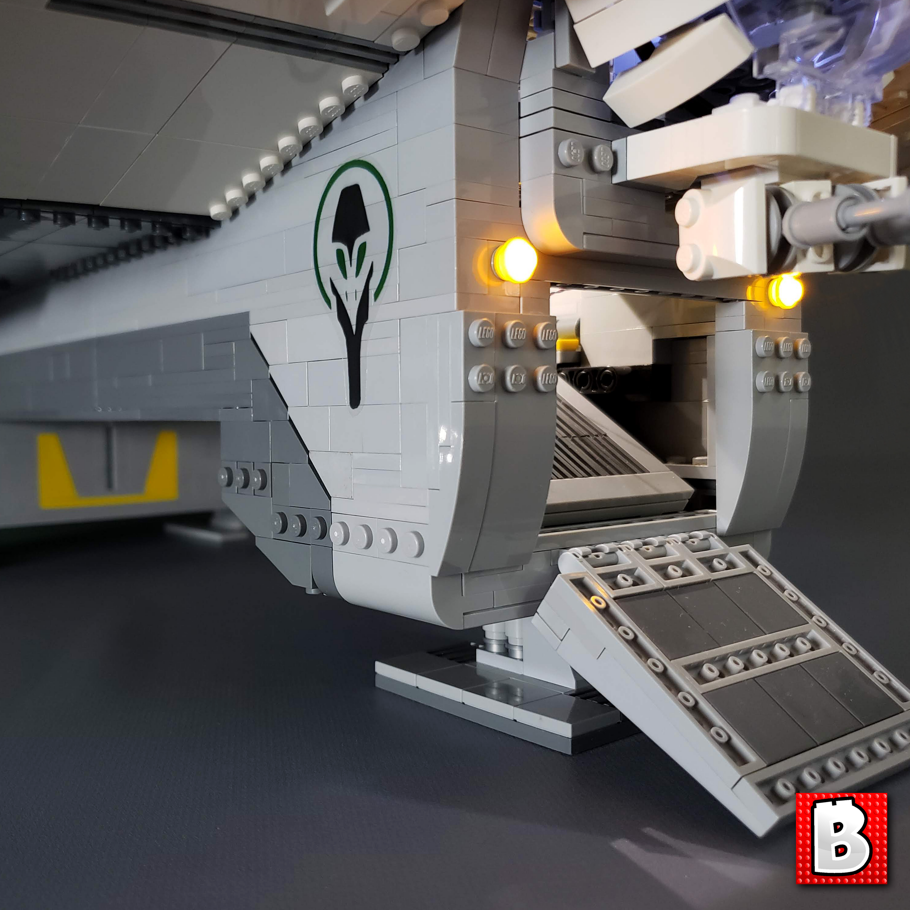 Ghost Corellian Transport UCCS - Minifig Scale — BrickVault